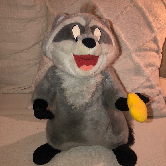 Disney | Toys | Vintage Walt Disney World Pocahontas Meeks Raccoon ...